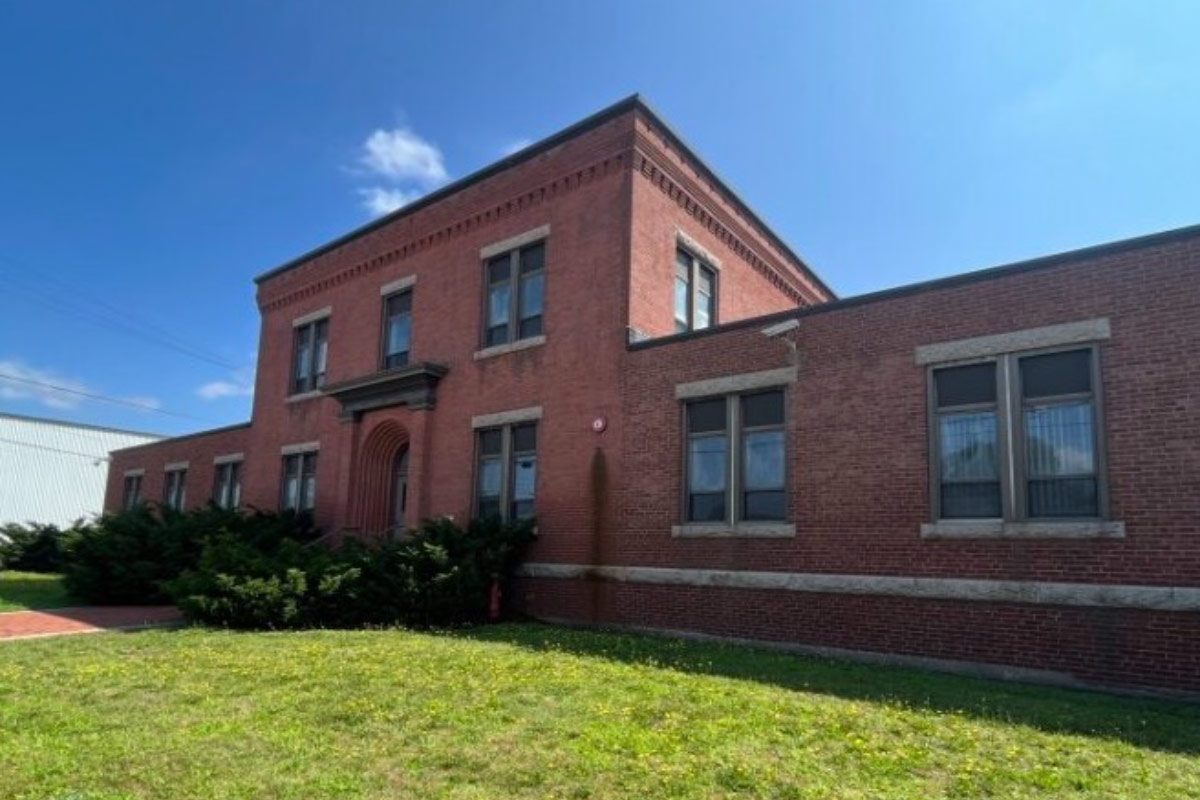 1033 BROAD ST | CENTRAL FALLS, RI - Phoenix Logistics